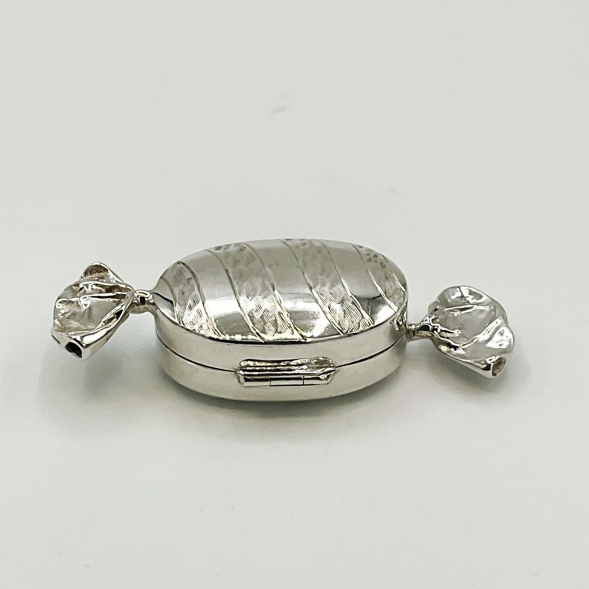 Vintage Sterling Silver Sweet Pill Box – Beeches Vintage